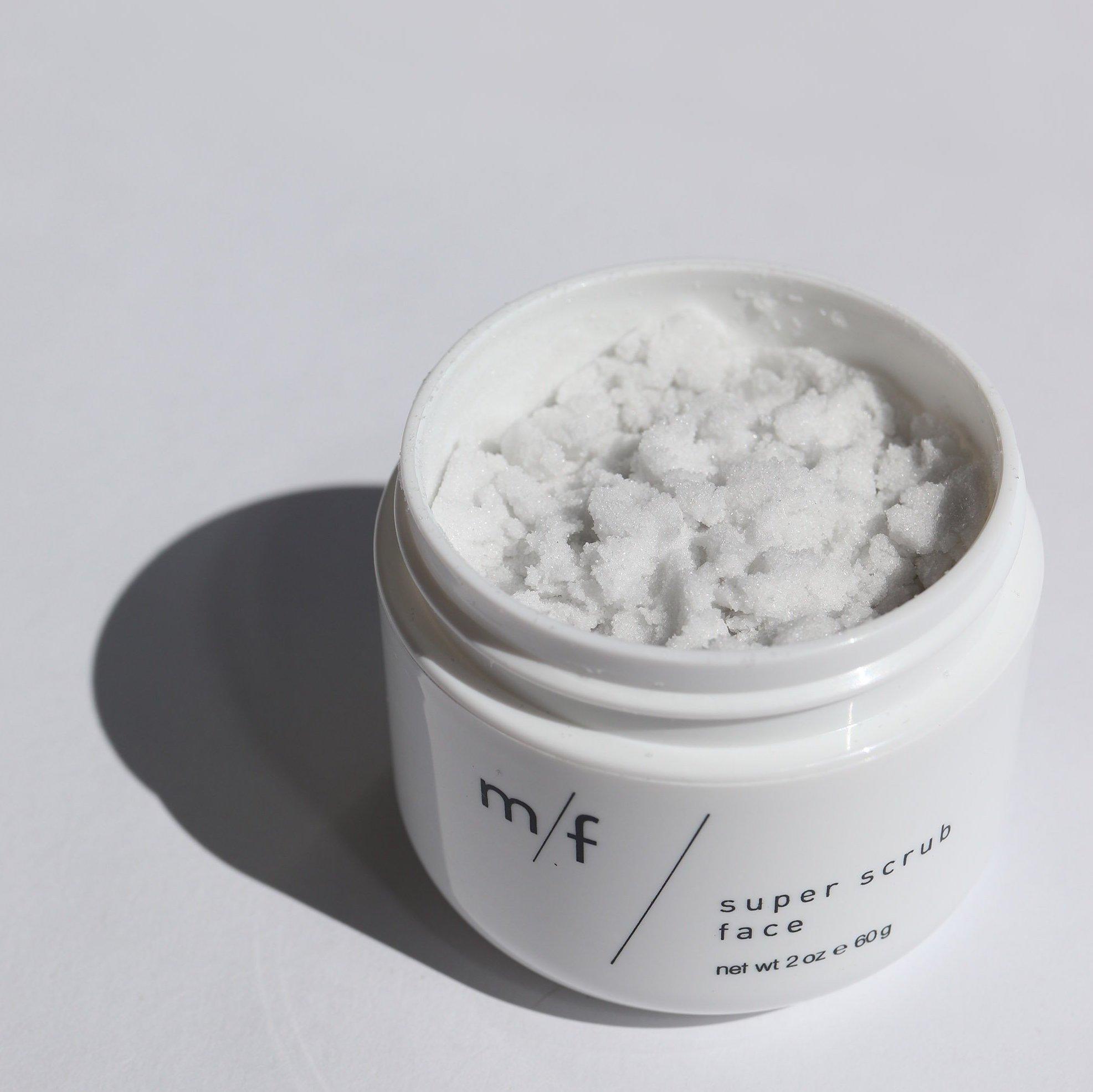 Scrub là gì và sự trở lại tuyệt đối an toàn trong năm 2022 - Beaudy.vn