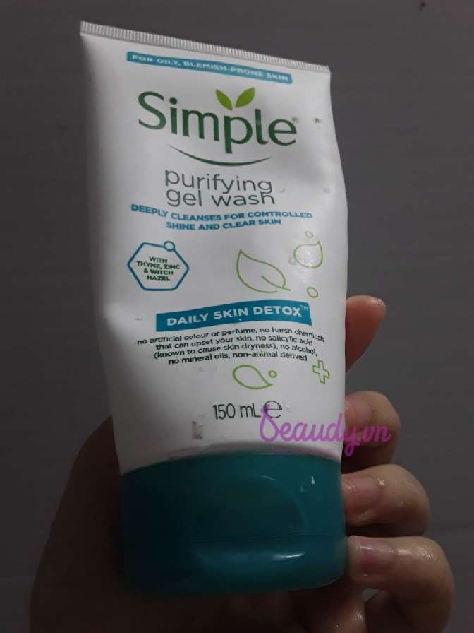 Review sữa rửa mặt Simple purifying gel wash cho da dầu mụn - làm sạch ...